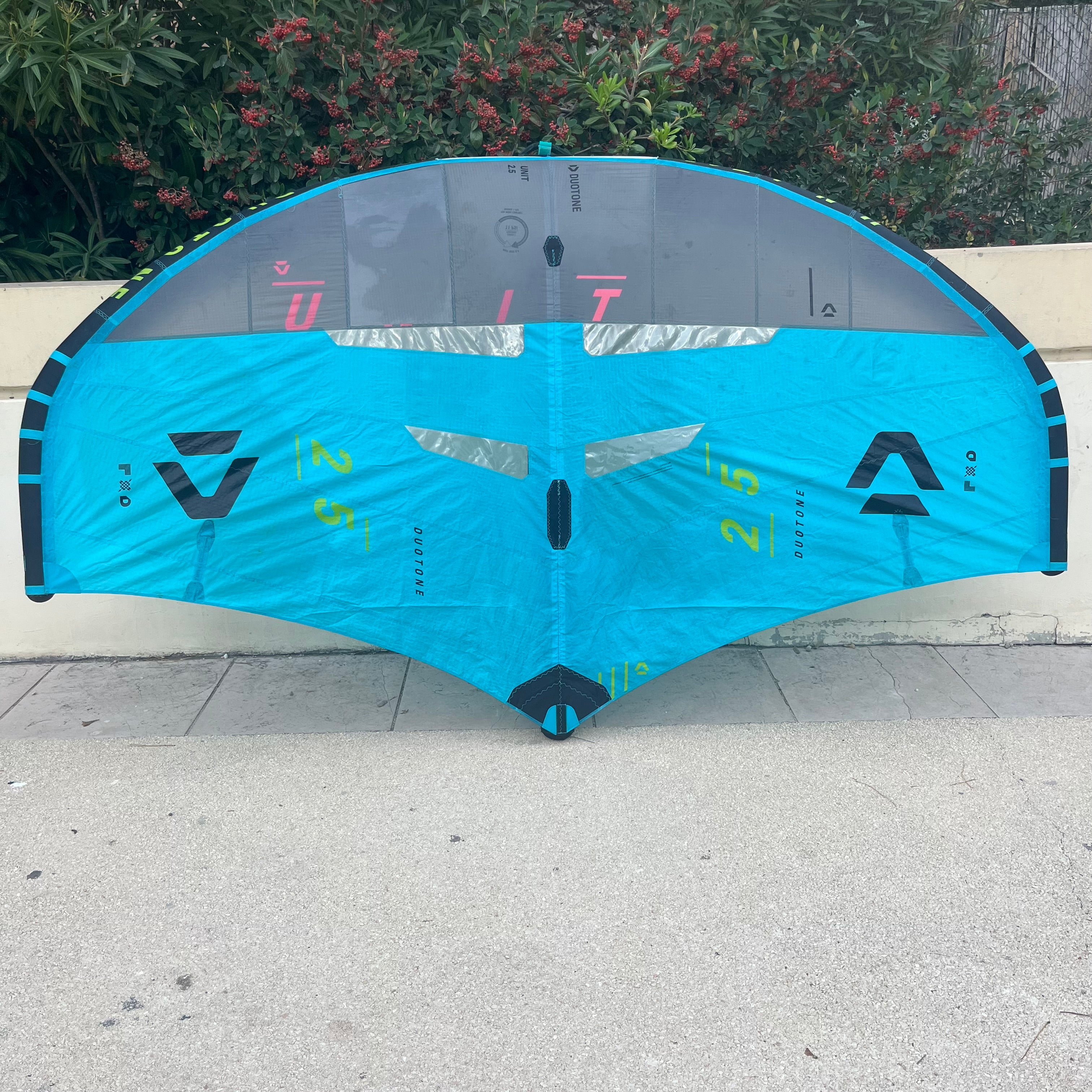 Duotone Unit V4 2.5m2 2024 Bon Etat – The Ridery Kitesurf & Wing